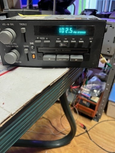 Pontiac Delco Electronics AM FM Cassette Radio GM Model 16086972 | eBay