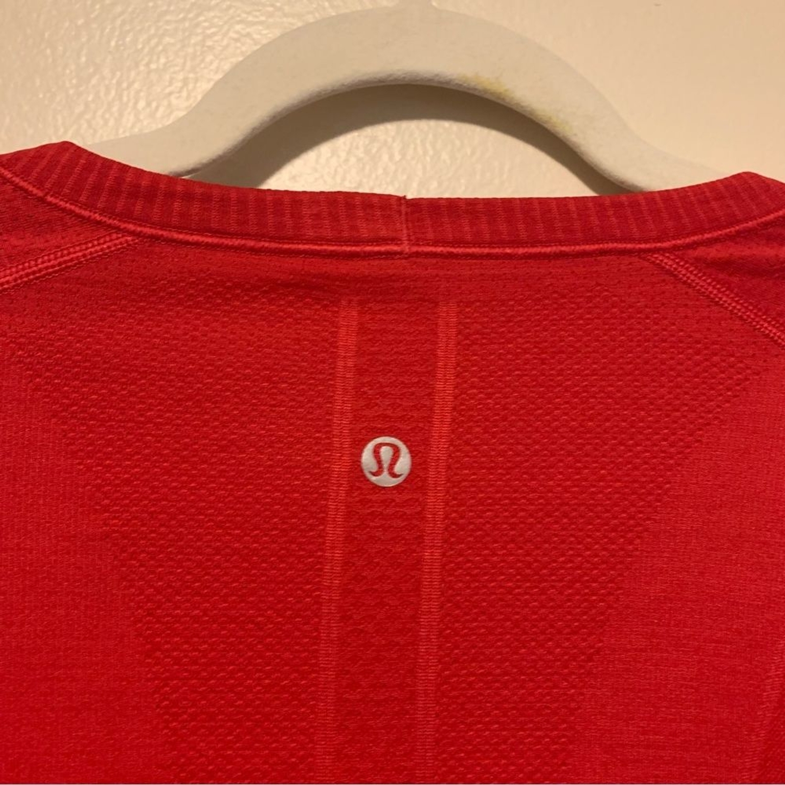 Lululemon red Swiftly Tech short sleeve crew tee size… - Gem