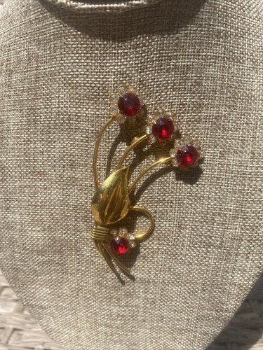 vintage gold tone red And White rhinestone flower brooch/pin 3inches ...