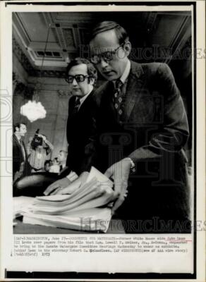 1973 Press Photo John Dean III & Robert C. McCandless at Watergate ...