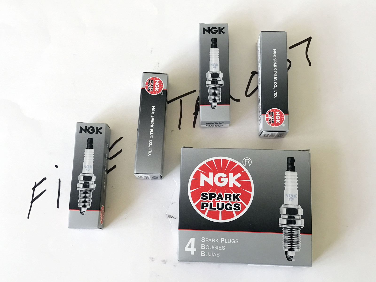 NGK B6HS - Alternative spark plugs