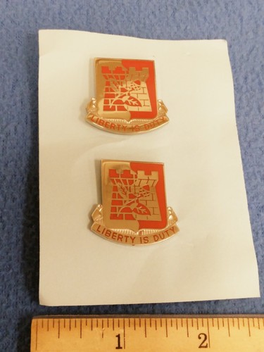 PAIR OF - US Army 560th ENGINEER BATTALION Unit DI DUI Crest Insignia ...