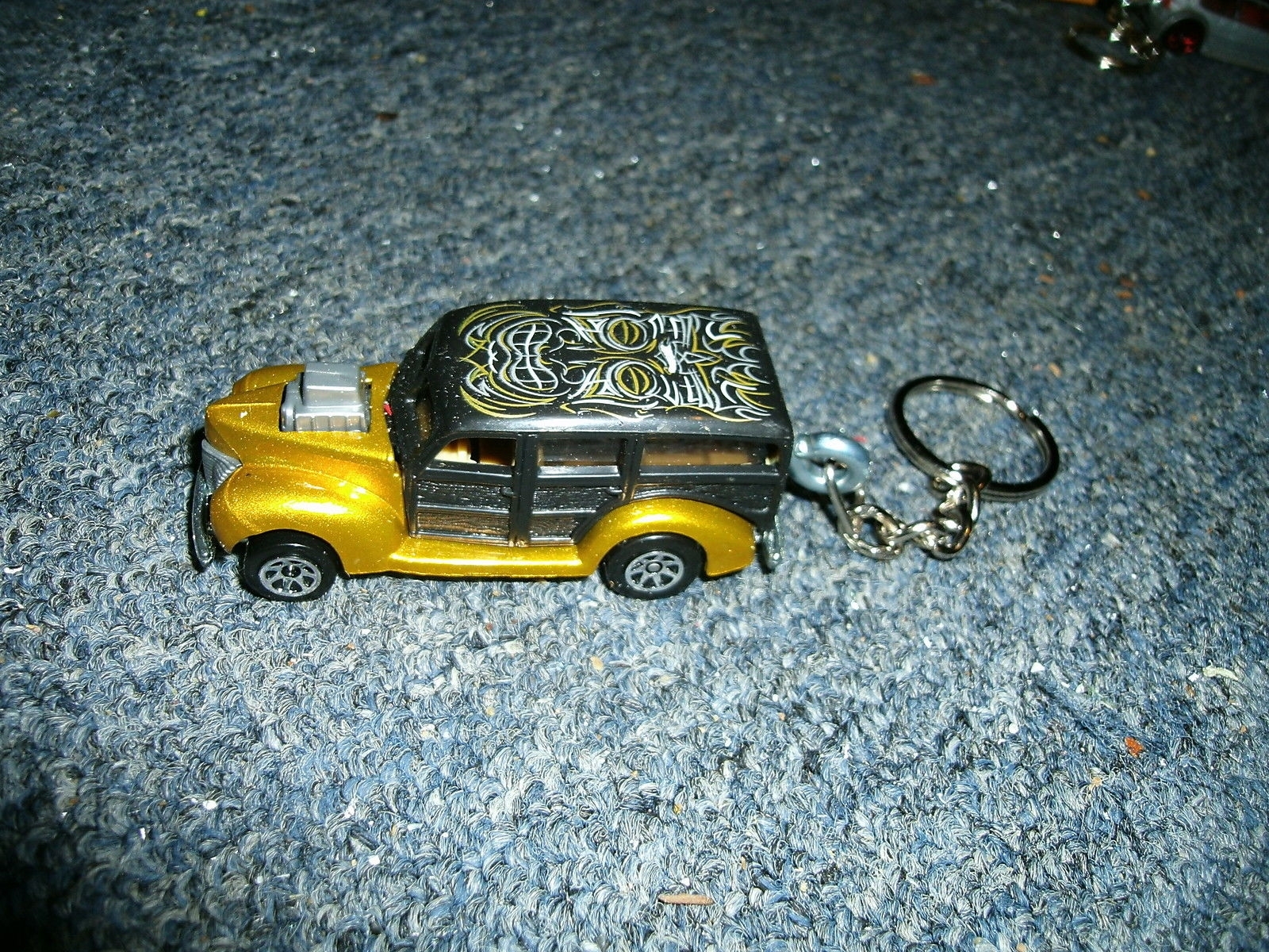 1940's FORD WOODY STATION WAGON DIECAST MODEL CAR KEYCHAIN KEYRING ...
