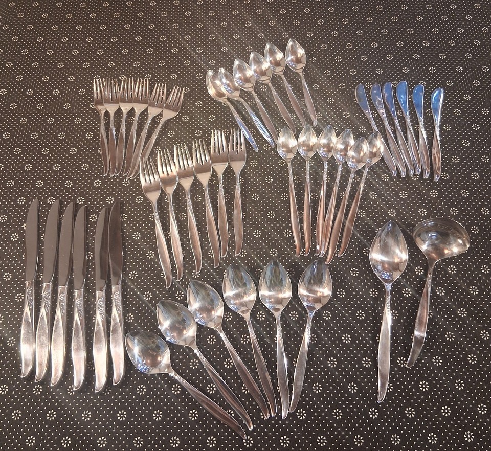 Vintage 1959 Oneida Community WINSOME I Silverplate Silverware Flatware ...