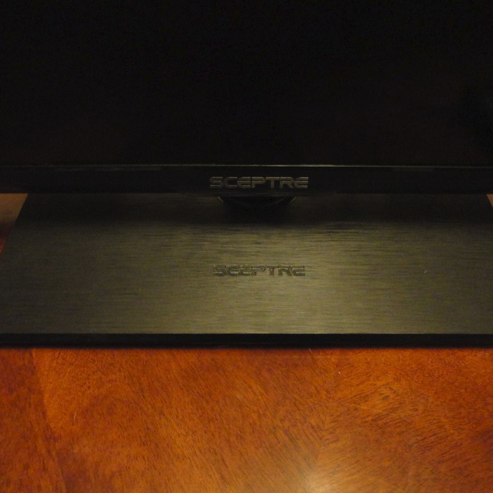 Sceptre X32 LED TV Monitor HDMI, USB, VGA, AV (NBNV93GA) 32" w/ Stand ...