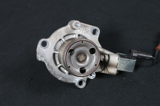 AUDI A3 2.0 TDI 8V WATER PUMP 04L121011 04L907284 GENUINE 2011-2016 ...