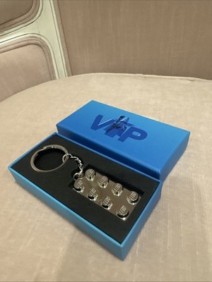 LEGO 5006330 VIP Exclusive Chrome Silver Metal Brick 2x4 Keychain 2020 ...