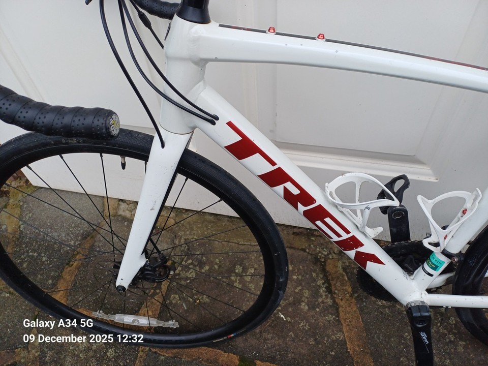 Trek Domane AL3 Unisex Sportive Road bike 54cm frame- AVAILABLE UNTIL ...