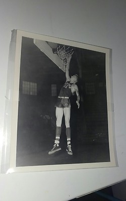 1949-50 NBA Anderson Packers Player Bill Closs Original G.Odell Studio ...