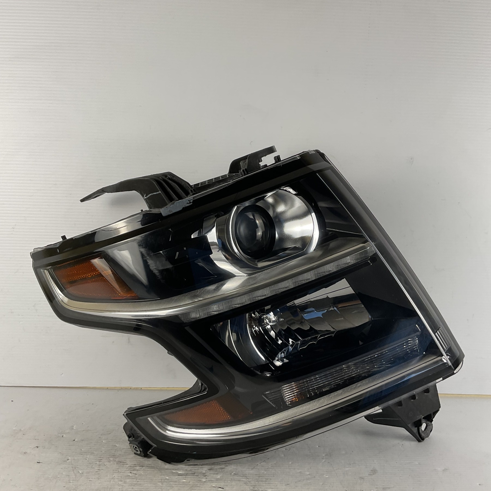 2015-19 Chevy Tahoe Suburban RH Xenon HID Headlight 84582598 for sale ...