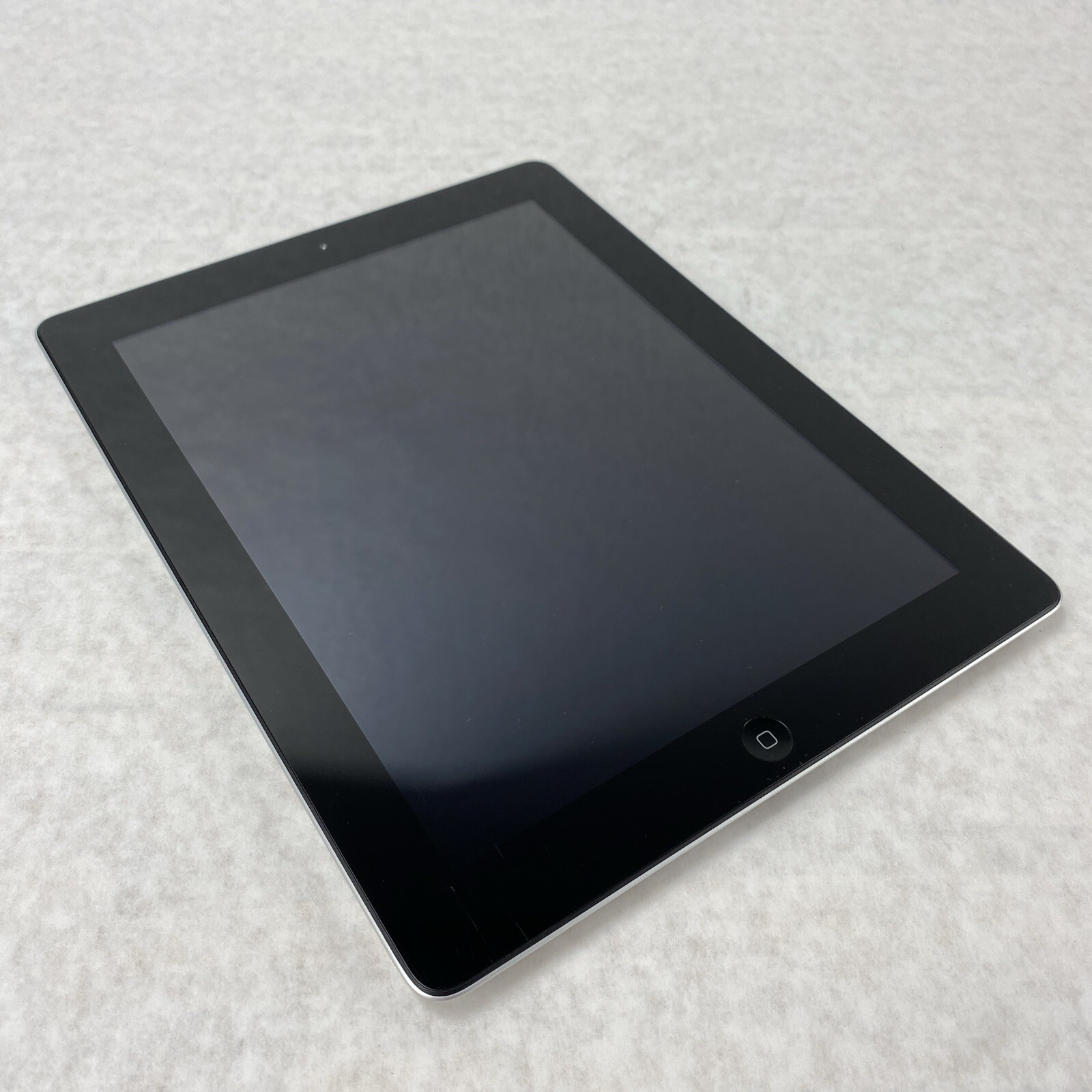 Apple iPad 2nd Gen A1395 16GB 9.7" Wi-Fi Black