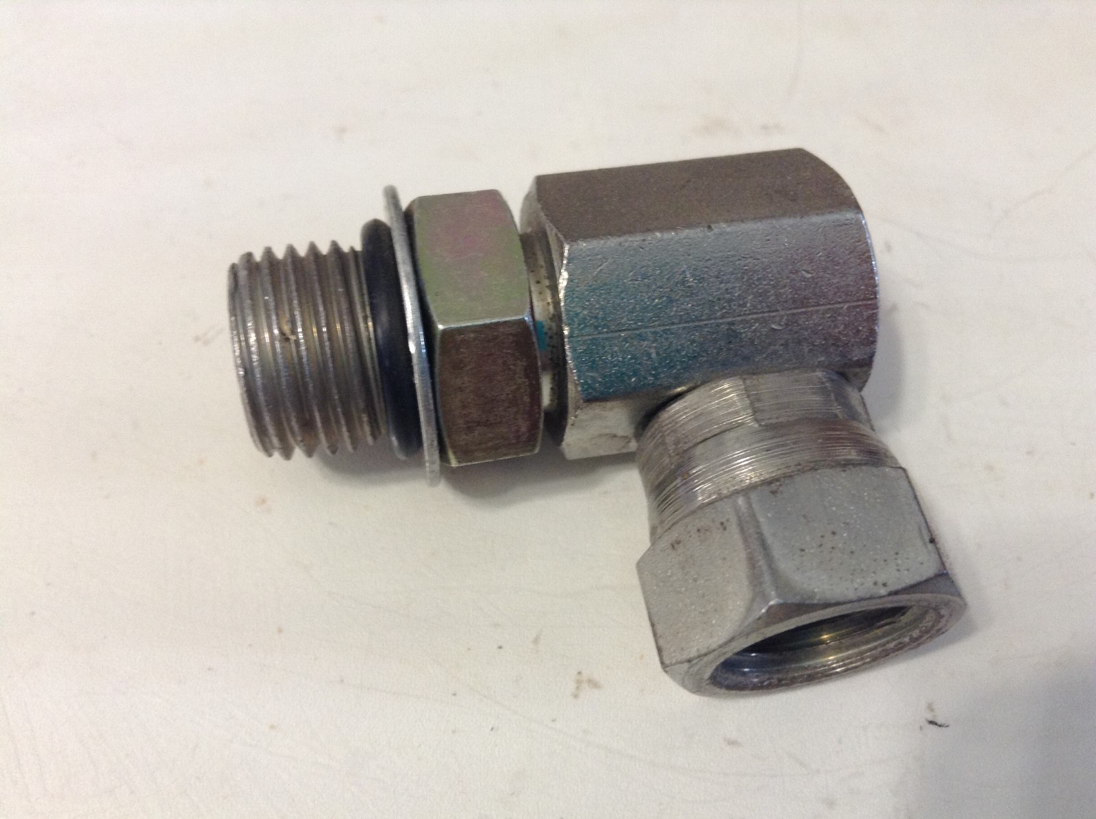 218-5204 - A Hydraulic Elbow For A Case 584 584C 584D 584E 585 Forklift ...