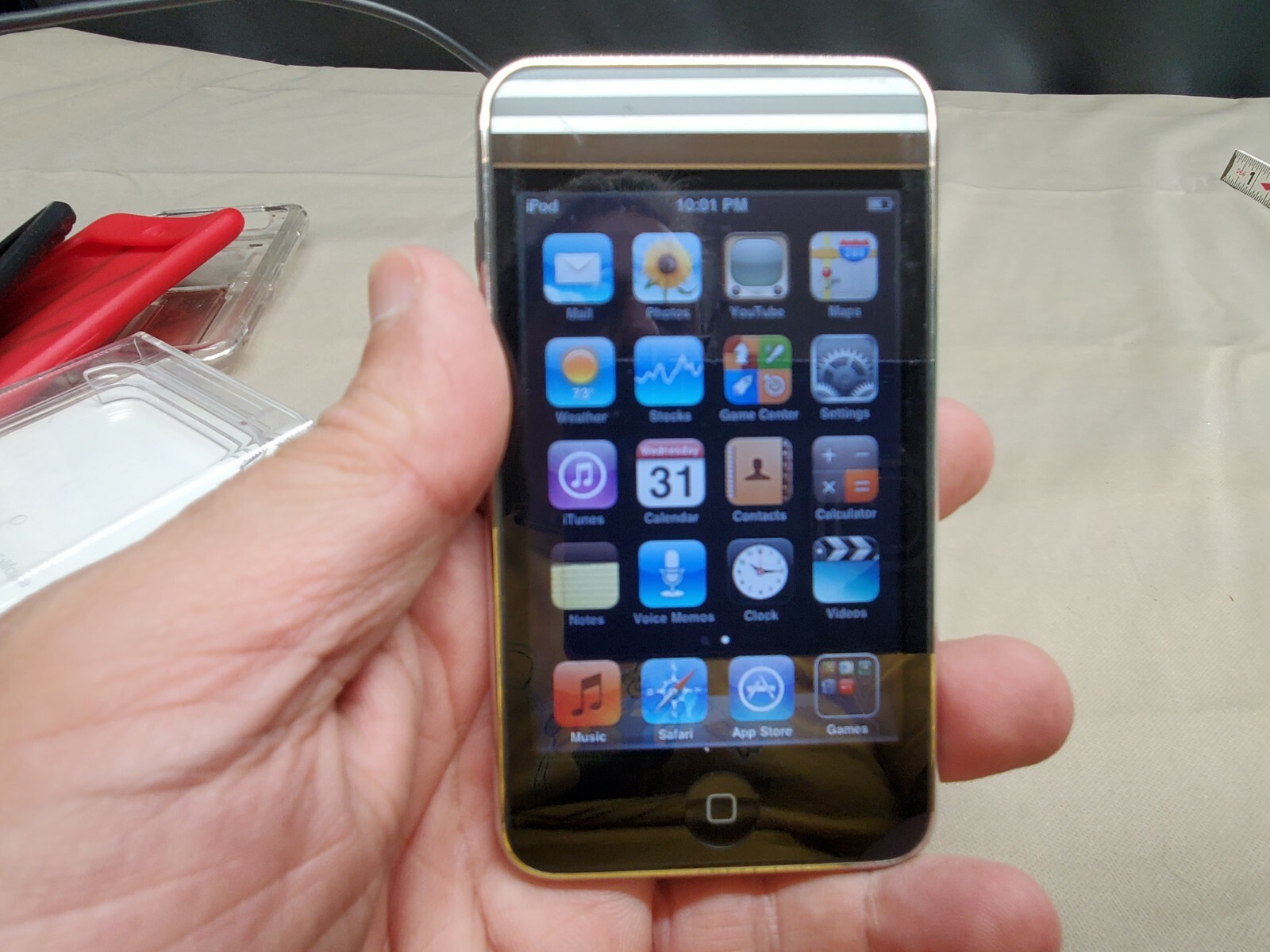 Apple iPod 2nd Gen Touch (8 GB) A1288 w/ Kensington Charger & Mini ...