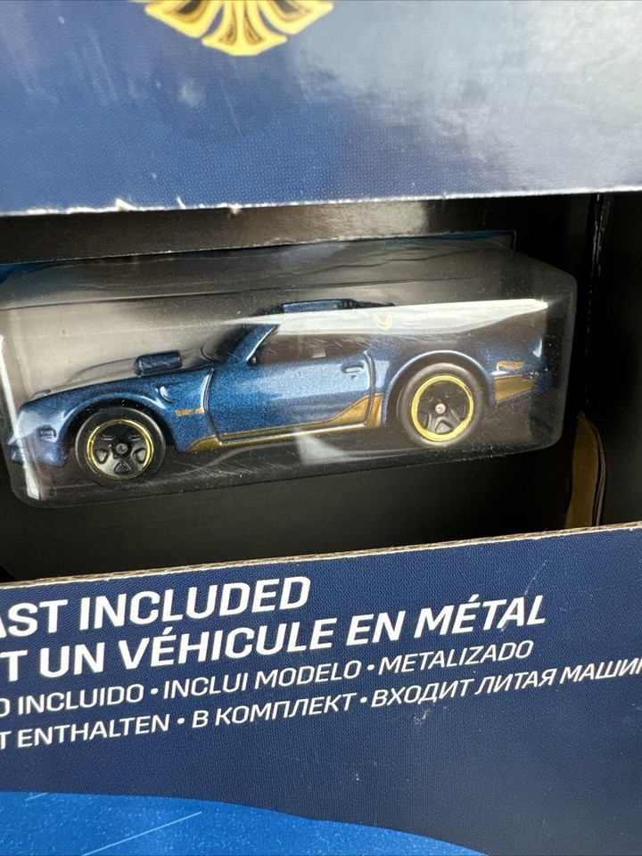 MEGA Hot Wheels '77 Pontiac Firebird Collectible Building Set (844 pc ...
