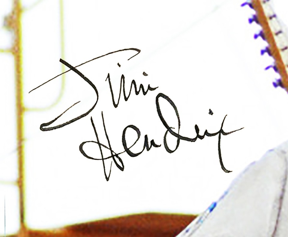 JIMI HENDRIX - Framed Photo Pre-Printed Autograph Signature. (039FP ...