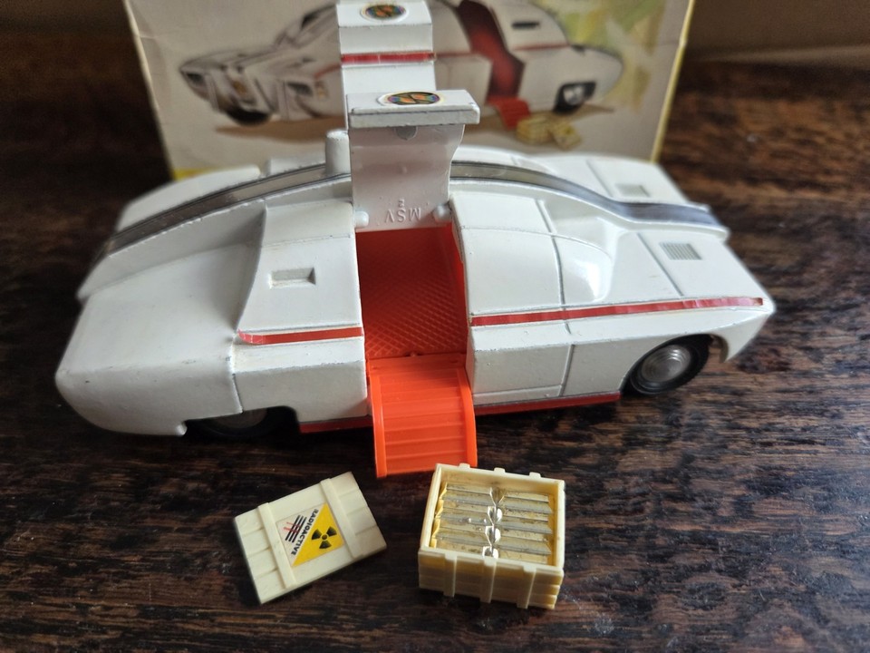 VINTAGE DINKY TOYS 105 CAPTAIN SCARLET MAXIMUM SECURITY VEHICLE WITH ...