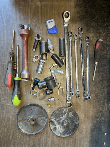 (B2) Broken Lot Of Misc Tools, Gearwrench, Sockets, Mountain, Ktool ...