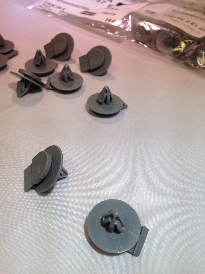 MINI GENUINE GREY WHEEL ARCH CLIPS X10 OF 07132757821 | eBay UK