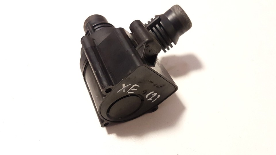 JAGUAR XE 2.0PETROL 2018 RHD WATER CIRCULATION PUMP OEM T2H2556 ...