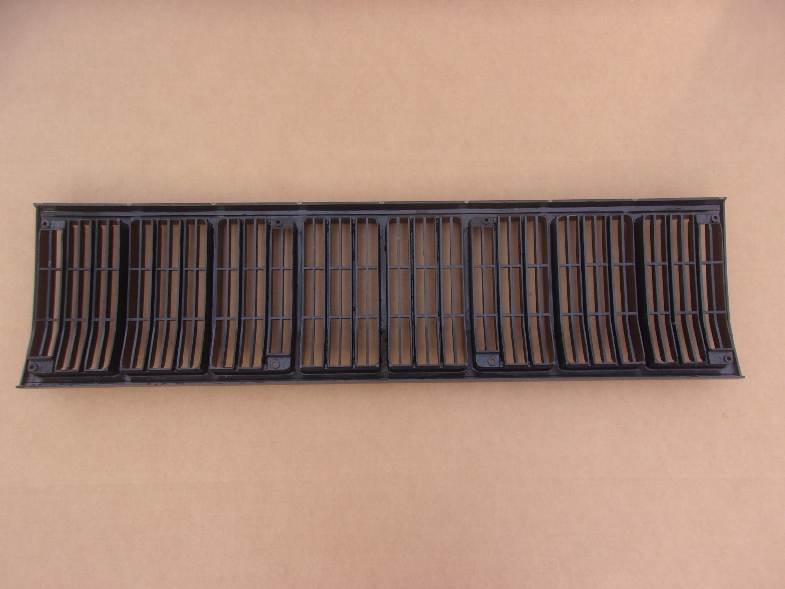 NEW Genuine Mopar 1988-92 Jeep Comanche Cherokee Radiator Grill Factory ...