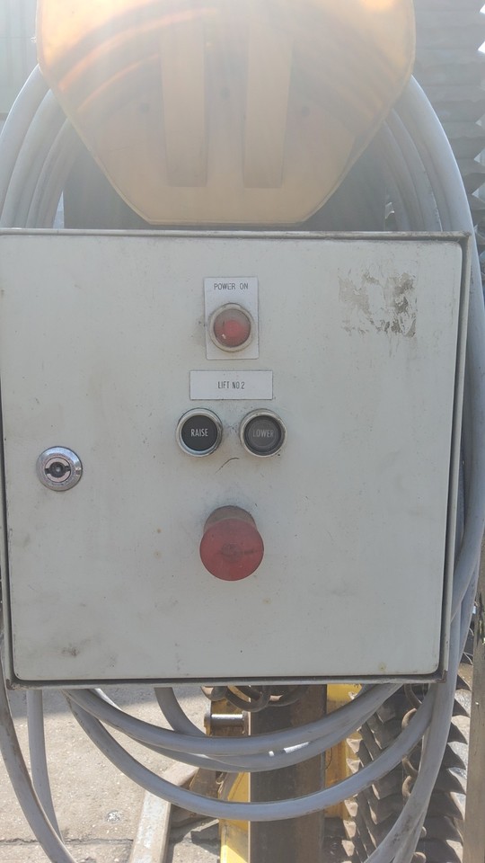 2 x Pairs Light Duty Mobile Column Lifts - 2T Bradbury & 3T Somers 110v ...