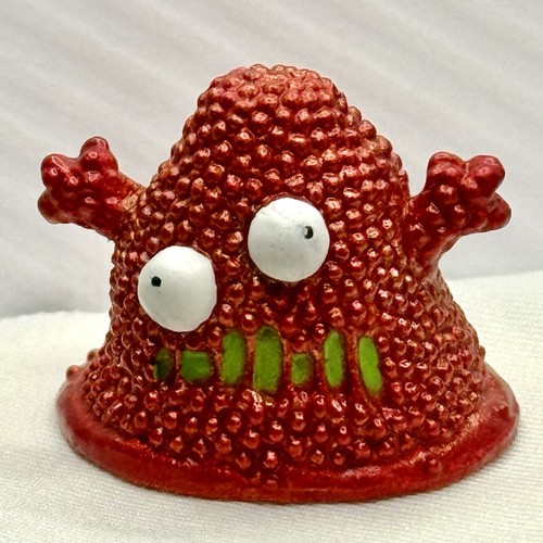 The Trash Pack Series 4 Scarred Caviar Metallic Red Exclusive Variant ...