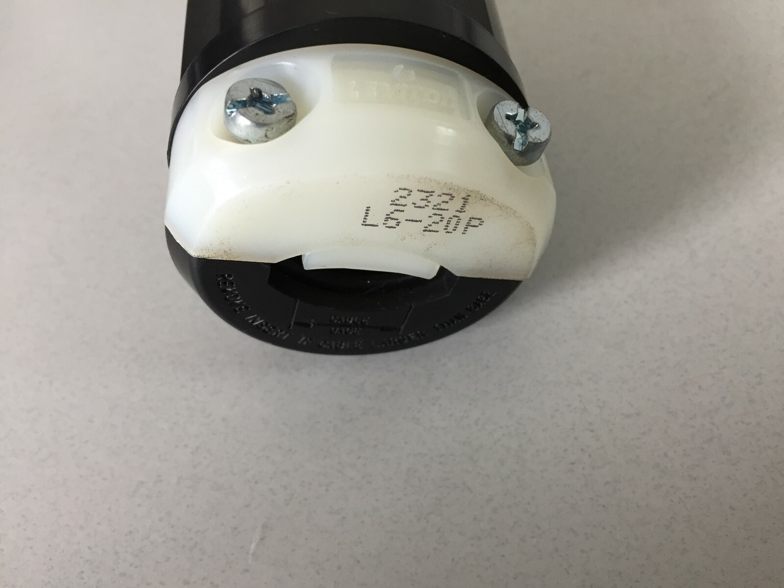 LEVITON 2321 20 AMP 250 VOLT 3 WIRE TWIST LOCK MALE PLUG | eBay