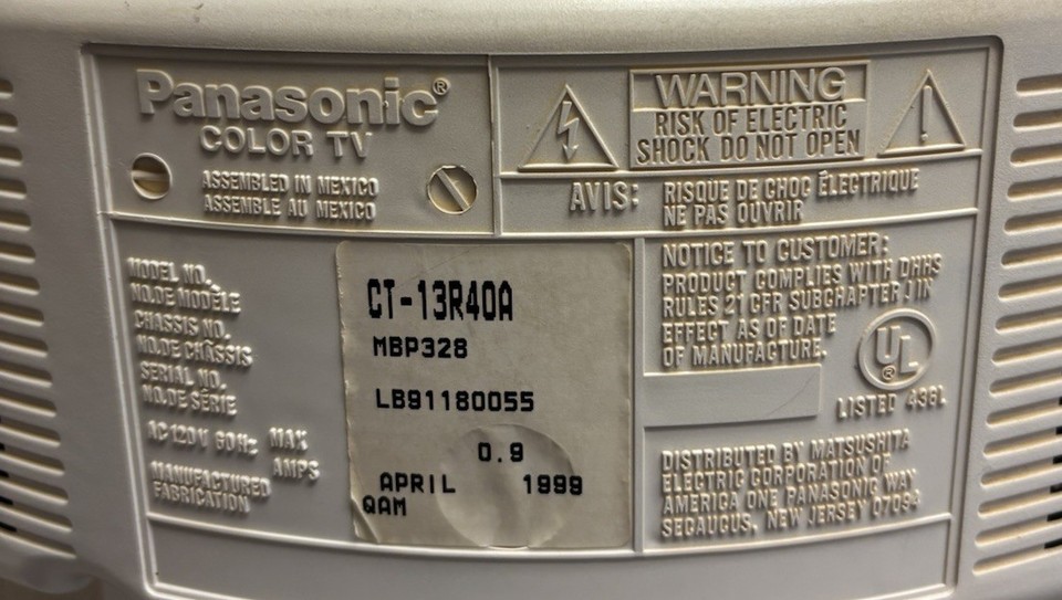 1999 PANASONIC CT-13R40A Retro Gaming 13" Color White CRT TV Front A/V ...