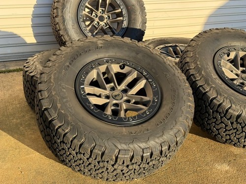 17" Jeep Wrangler 392 Gladiator Rubicon OEM BEADLOCK wheels rims BFG ...