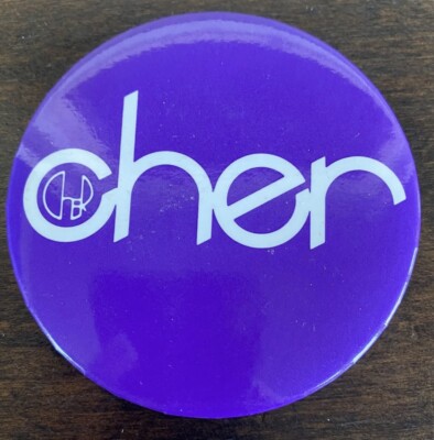 (100)1977 1978 CHER CAESAR’S Palace 3" Vintage Original PIN Button Cher ...