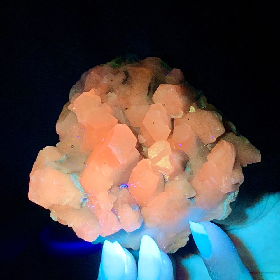 205G Natural Pink Fluorescence Columnar Panda Calcite Mineral Specimen ...