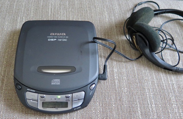 Vintage 1995 Aiwa Portable CD Player Xp-300 DSP 1 Bit DAC RARE for sale ...