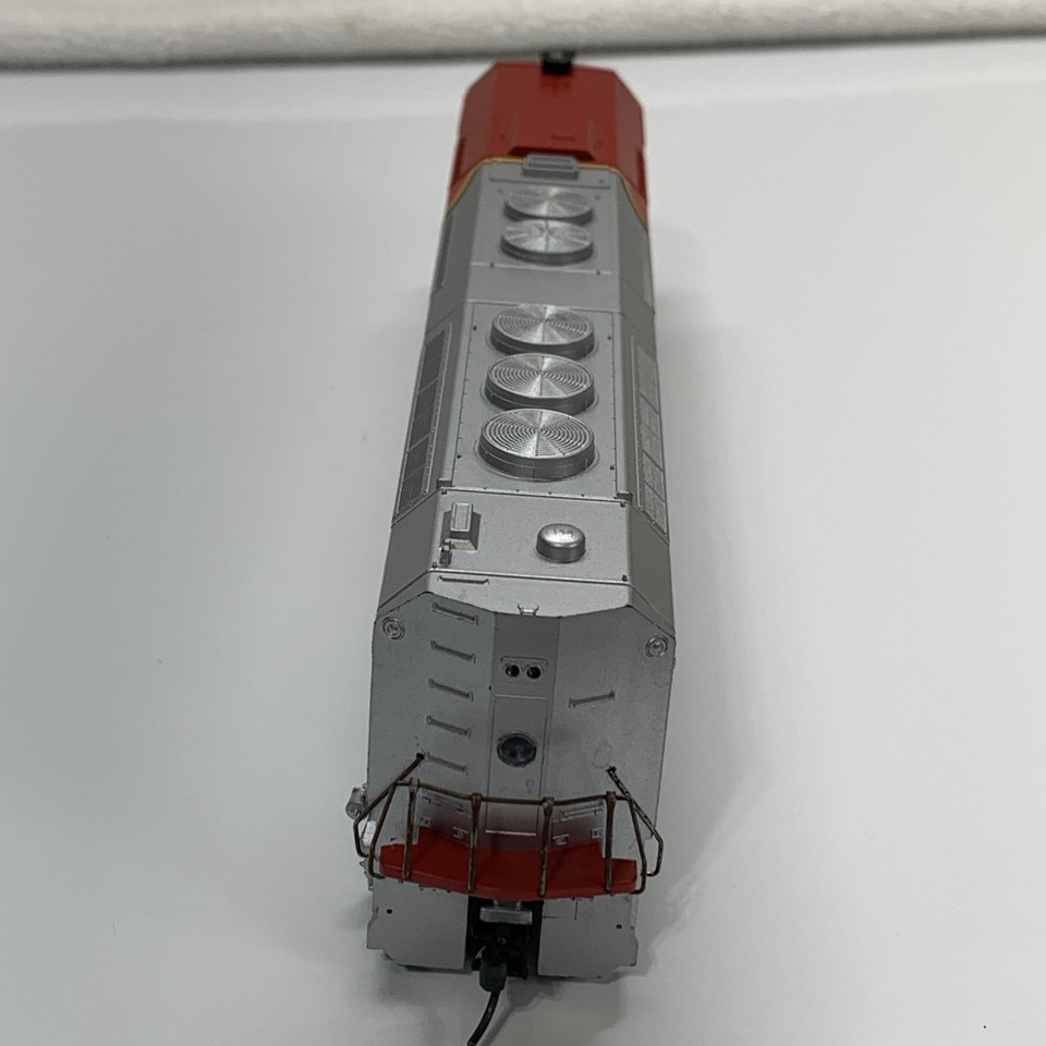 Athearn Genesis EMD FP Santa Fe # 5941 Powered Locomotive HO Scale ...