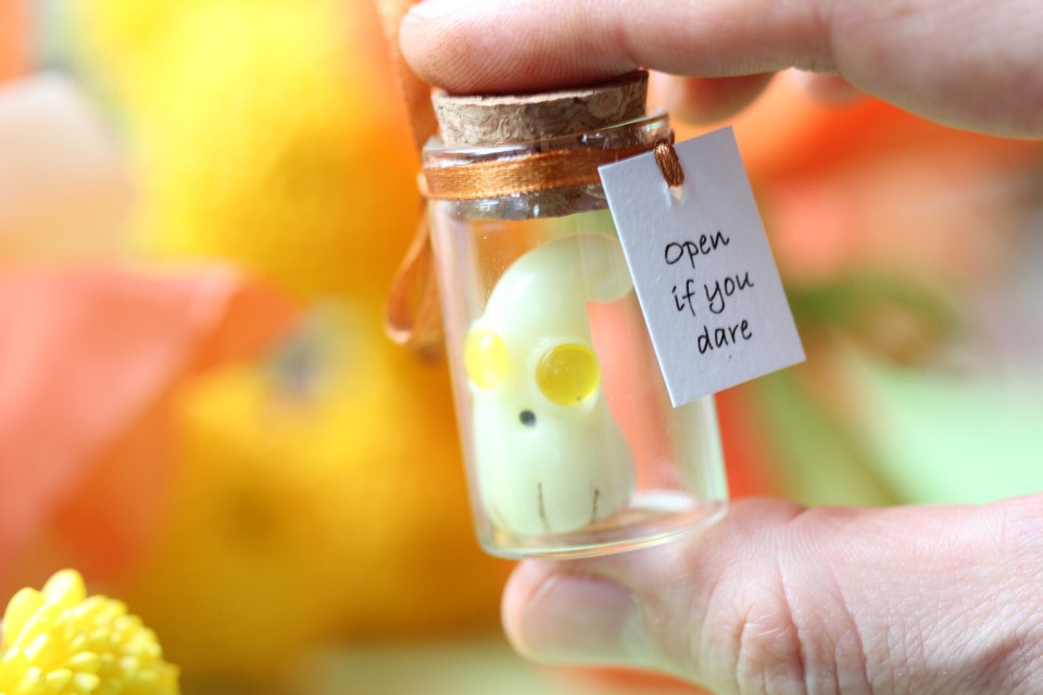 Ghost Figurine Glow in the Dark Spook Halloween Decorations Party Favor ...