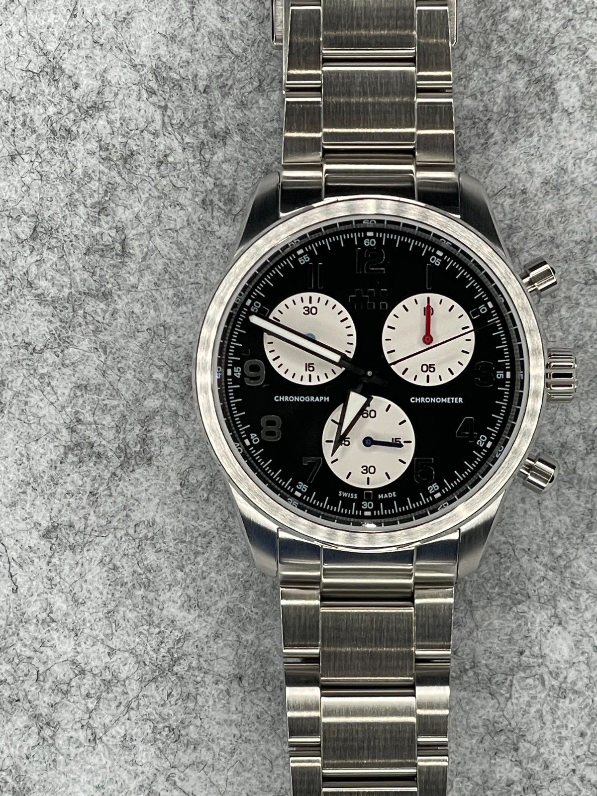 CHRISTOPHER WARD C63 VALOUR COSC CHRONOMETER QUARTZ CHRONOGRAPH, SWISS ...
