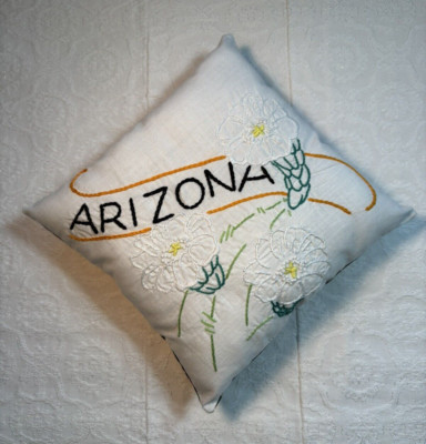 Vintage Embroidered U.S. State Quilt top ARIZONA Tiered Tray Tuck ...