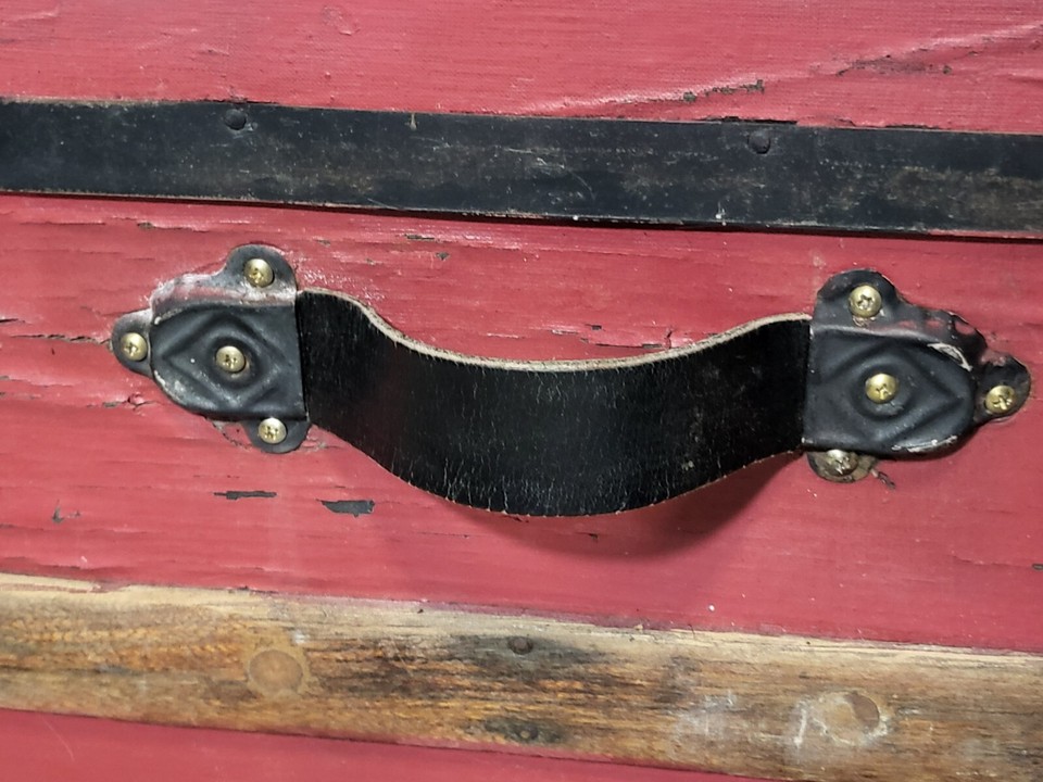 Antique Rolling Victorian Flat Top Steamer Trunk Chest Metal Hardware ...