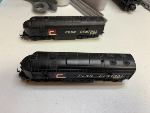 HO Scale Penn Central Locomotives A & B Units | eBay