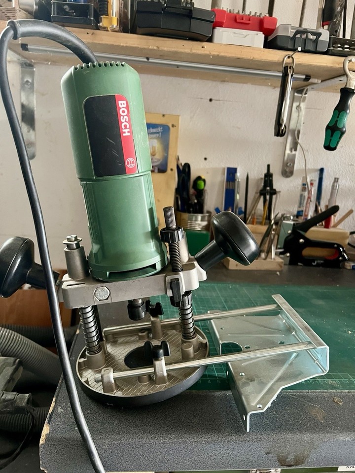 Bosch Oberfräse POF 52 mit Parallelanschlag – gebraucht, voll ...