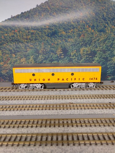 Bachmann HO unpowered Union Pacific B unit | eBay