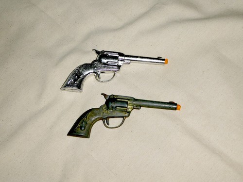 Vintage Pair of Hubley Toy TEX Revolver Pistols Cap Gun | eBay