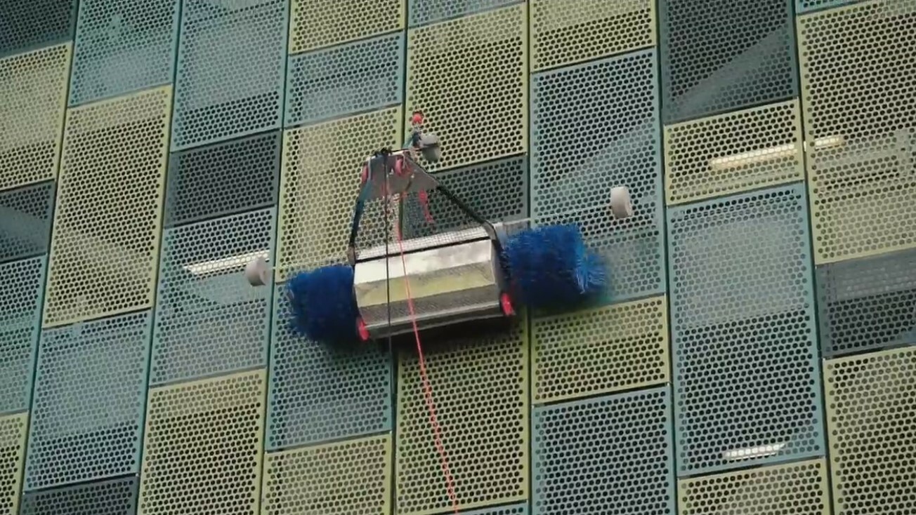 window cleaning machine automated cleaning machine Sky Pro complete ...