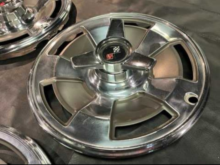 1966 OEM Corvette Wheel Covers Hubcaps Show Quality. Set Of 4 w ...