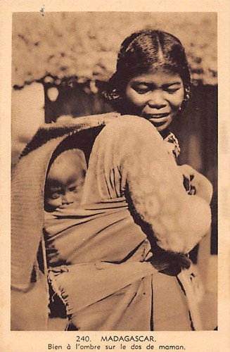Madagascar - Femme portant sn enfant sur son dos - Ed. L'Oeuvre des ...
