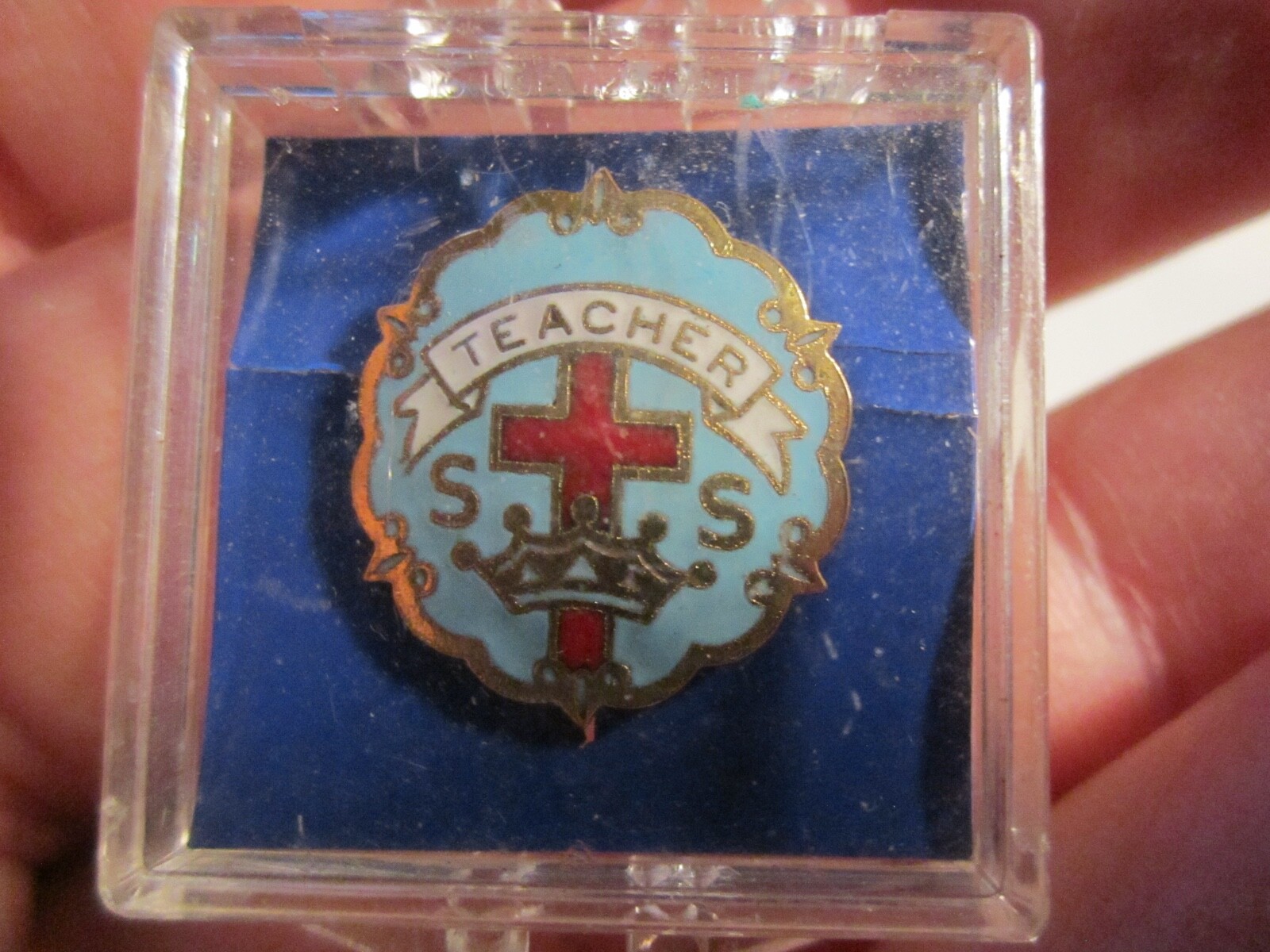 VINTAGE TEACHER LAPEL PIN CROSS CROWN LITTLE SYSTEM- … - Gem