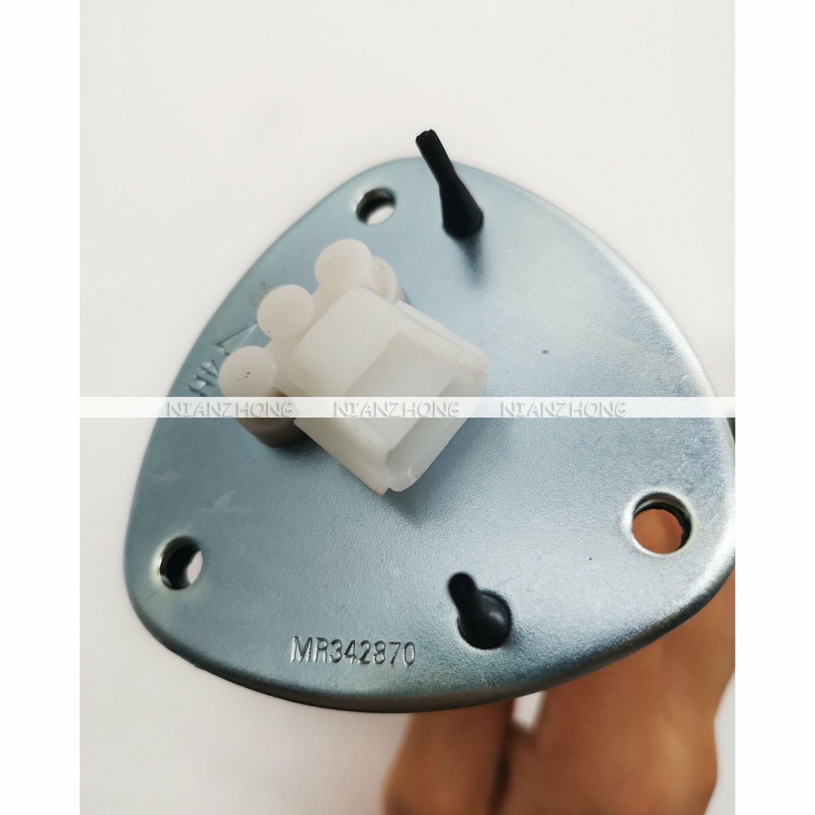 Fuel Tank Gauge Level Sender Unit MR342870 For Mitsubishi Pajero ...