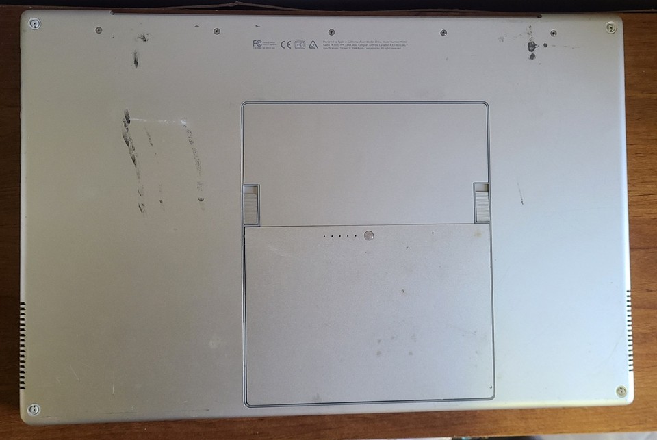 Apple PowerBook G4 17" (A1085, 2004) - 1.5 Ghz, 1GB RAM 100GB - Good ...