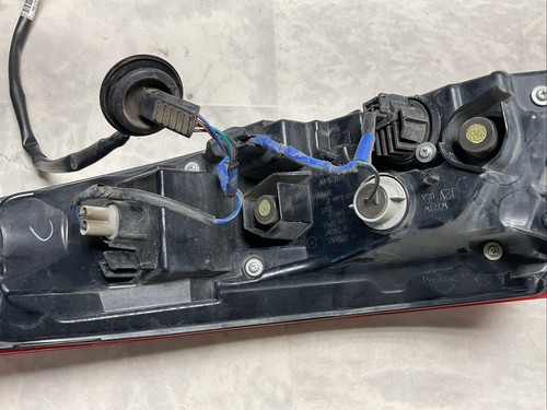 2018-2020 Toyota Camry Left Side Quarter Panel Outer Taillight Lamp ...