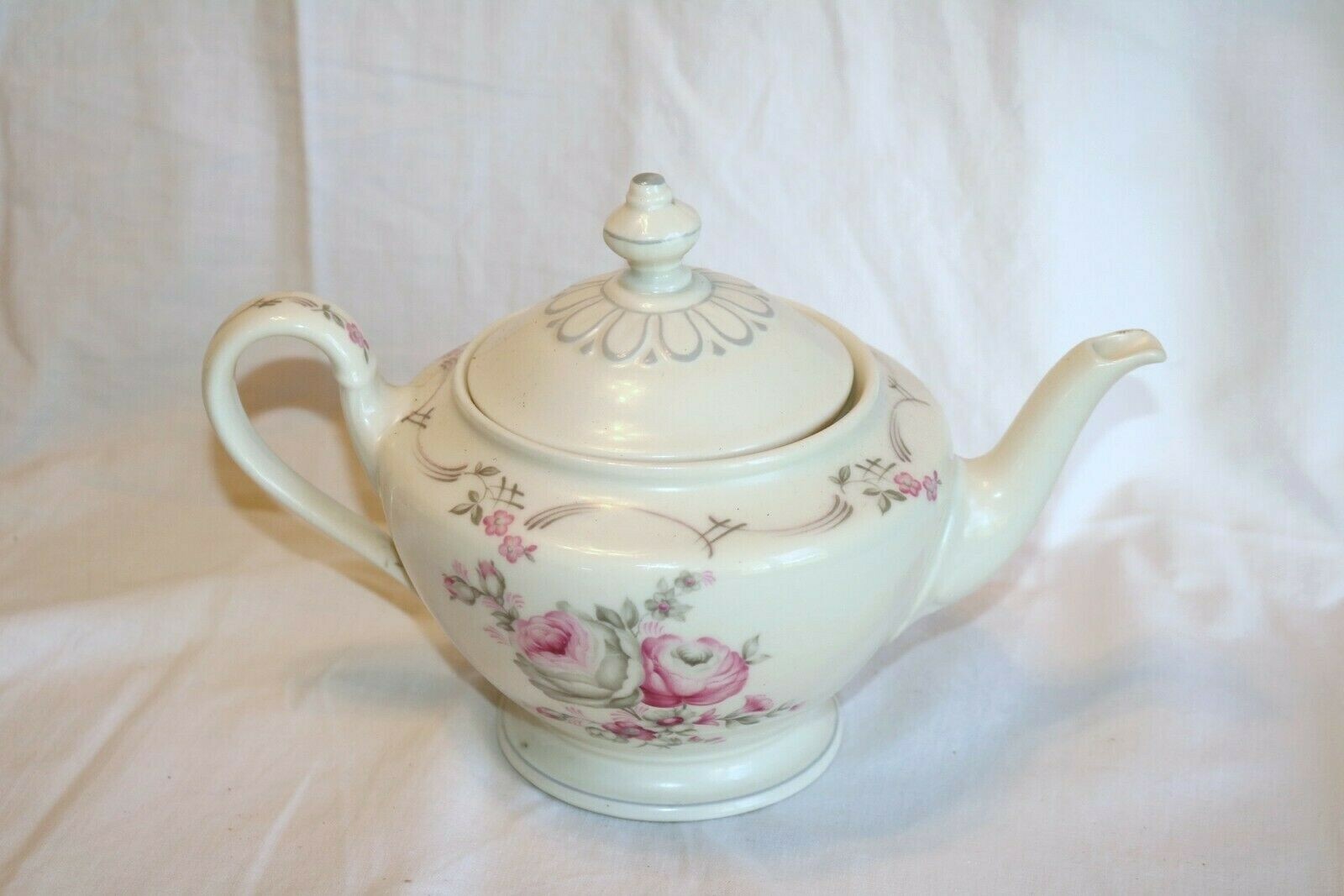 Castleton China BELROSE Made in U.S.A. Pink / Gray Flowers RARE 5 1/8"h ...