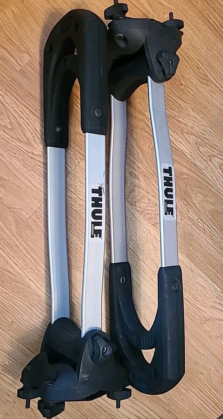 Thule The Stacker 830 Rooftop Vertical Kayak Carrier X2 With Brackets ...